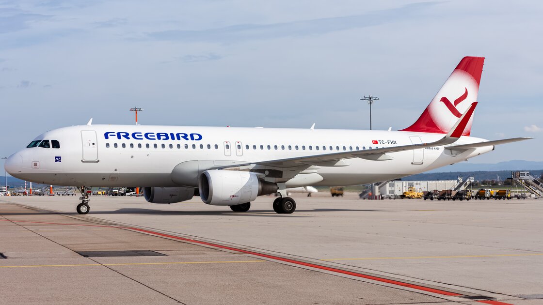 Arrival and Departure - Stuttgart Airport