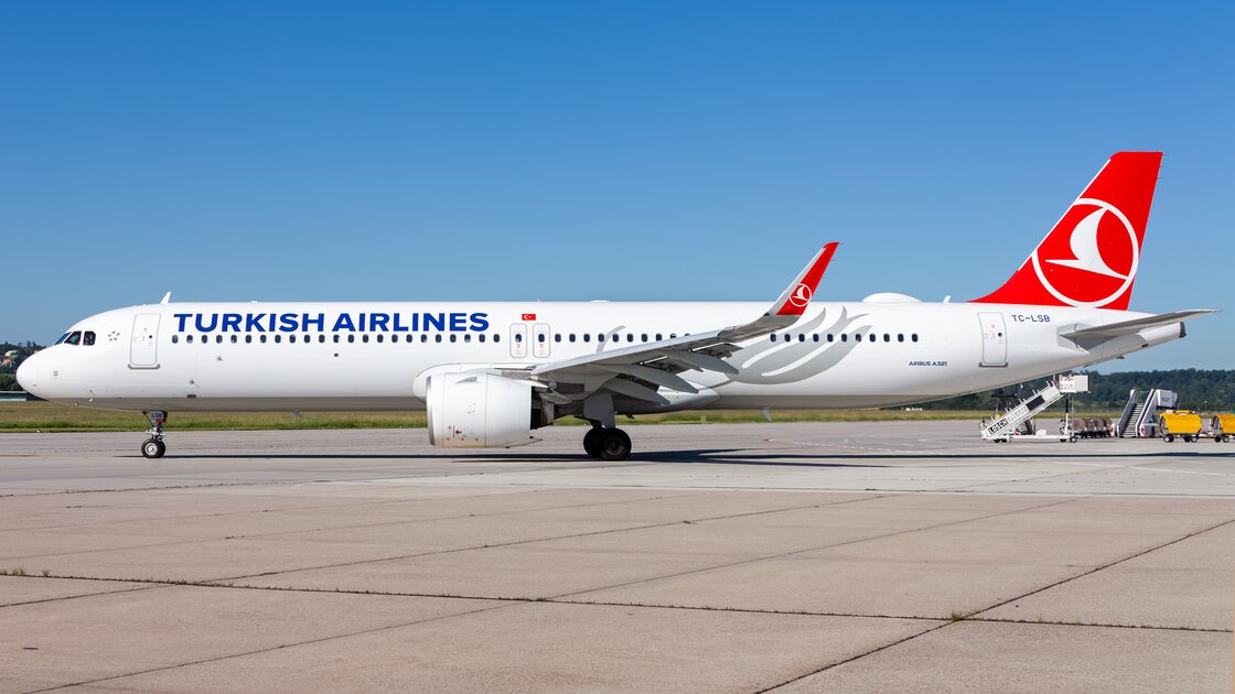 Arrival and Departure - Stuttgart Airport