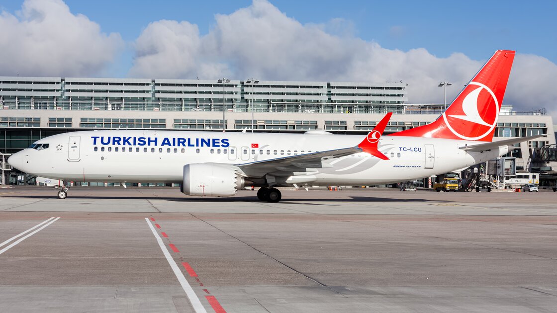 Arrival and Departure - Stuttgart Airport