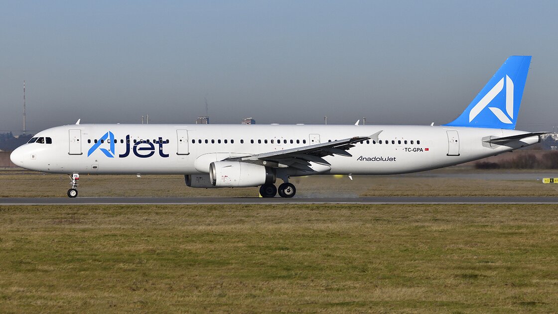 Arrival and Departure - Stuttgart Airport