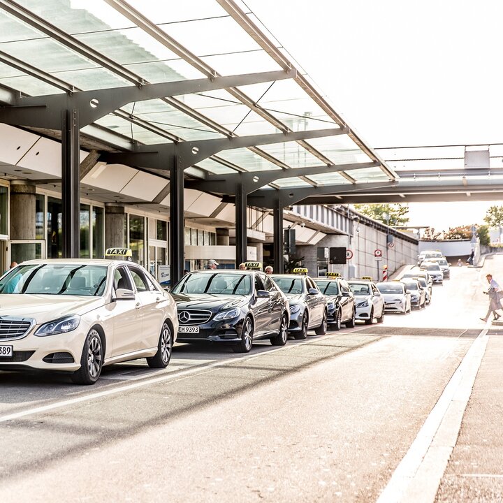 Taxi und Shuttleservices - Flughafen Stuttgart